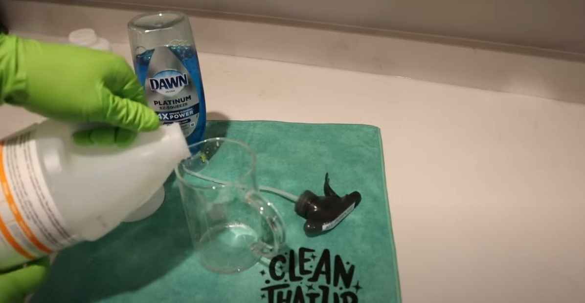 How to Clean Frosted Glass Internal Doors? Ultimate Guide - House Cleanify