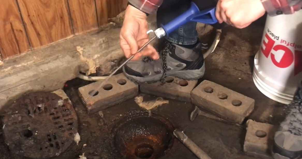 How to Unclog a Pipe Full of Dirt? Expert Advice In 2024 - House Cleanify