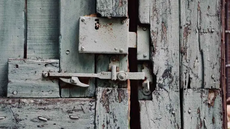How to Remove Door Rust from Your Home - House Cleanify