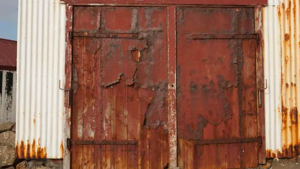 How to Remove Door Rust from Your Home - House Cleanify