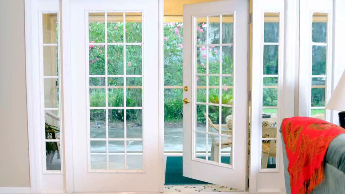 How to Sand a Door Without Taking It off - House Cleanify